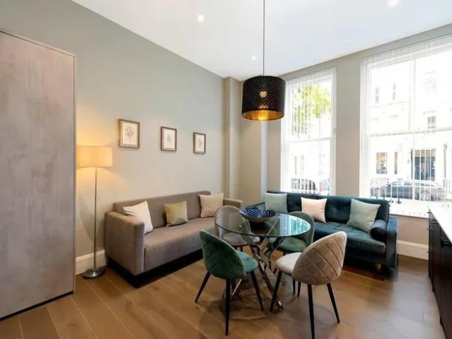 Apartment at Courtfield Gardens, Greater London