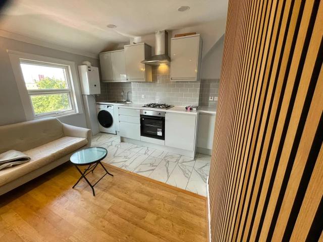 Apartment at Courthill Road, Greater London