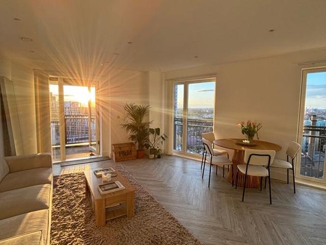 Apartment at Courthouse Way, Greater London