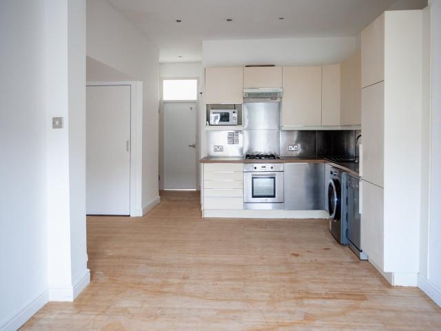 Apartment at Courtland Avenue, Greater London