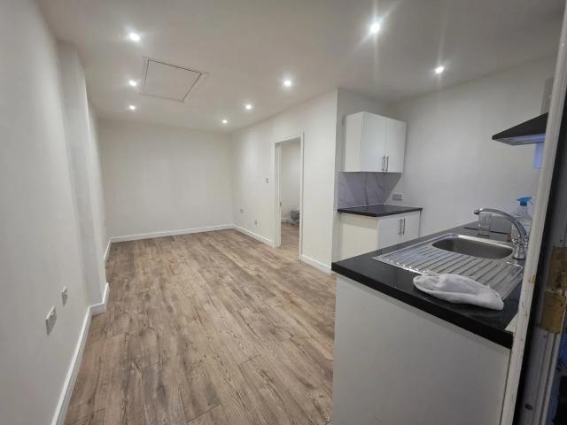 Apartment at Courtlands Close, Watford