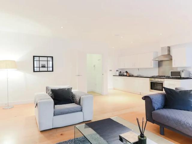 Apartment at Covent Garden Piazza, City of Westminster