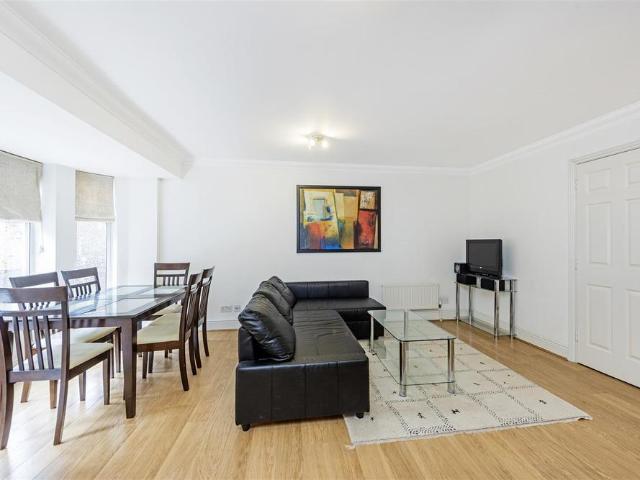 Apartment at Covent Garden Piazza, City of Westminster