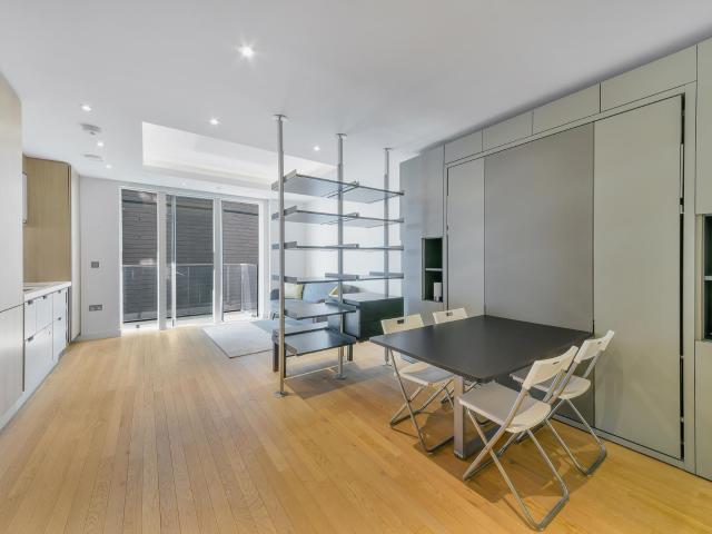 Apartment at Cobblestone Square, Greater London