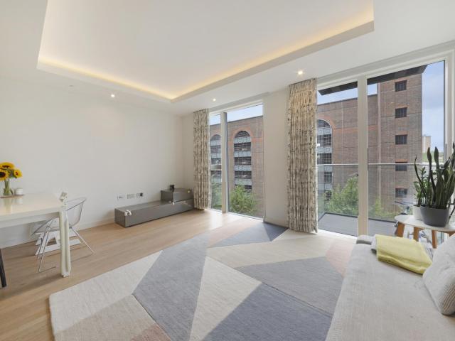 Apartment at Cobblestone Square, Greater London