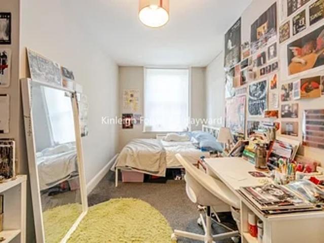 Apartment at Cobourg Road Estate, Greater London