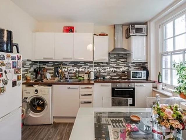 Apartment at Cobourg Road Estate, Greater London