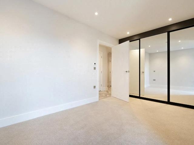 Apartment at Cockfosters Road, Greater London