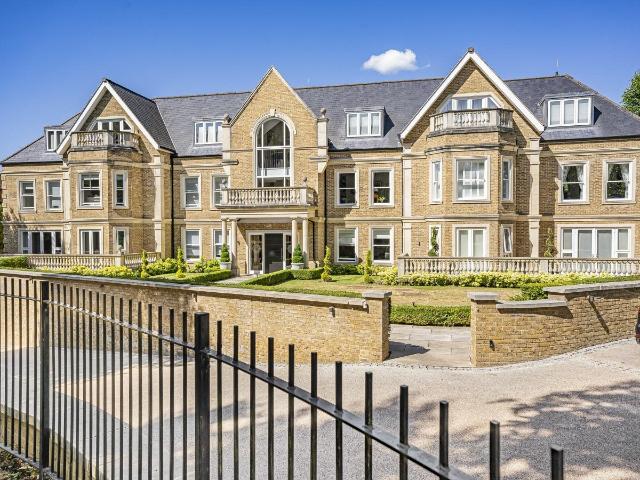 Apartment at Cockfosters Road, Greater London