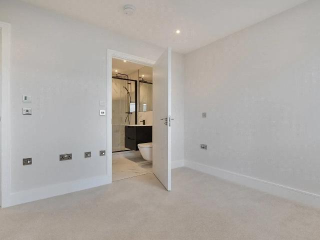 Apartment at Cockfosters Road, Greater London