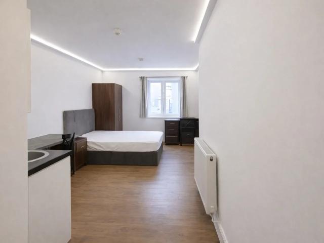 Apartment at Coldharbour Lane, Greater London