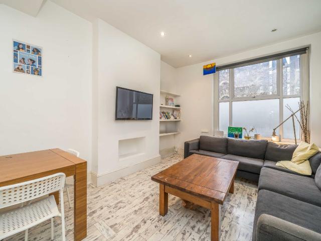 Apartment at Coldharbour Lane, Greater London