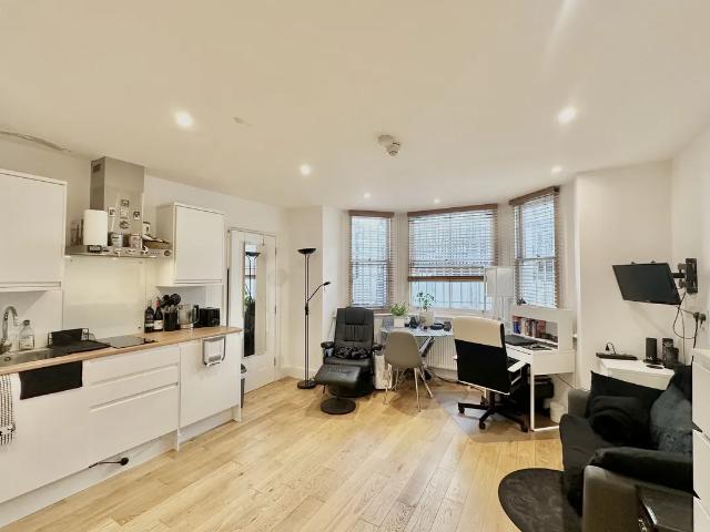 Apartment at Coleherne Road, Greater London