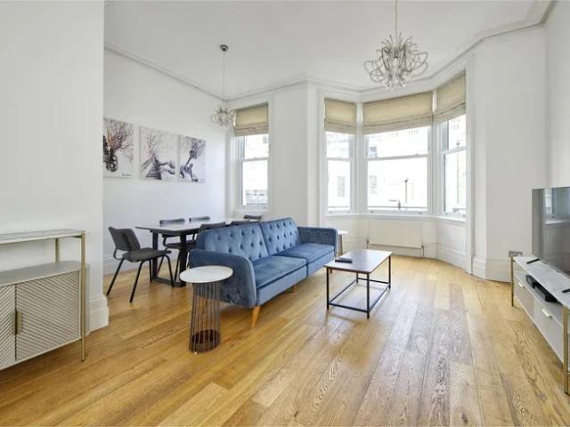 Apartment at Coleherne Road, Greater London