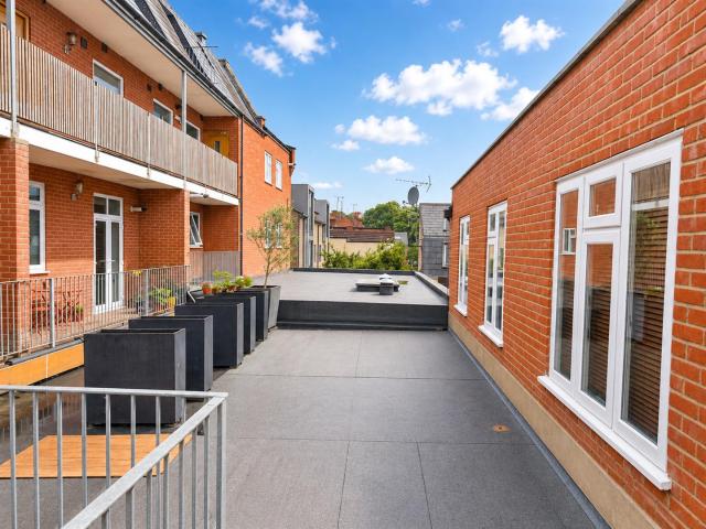 Apartment at Coleridge Lane, Greater London