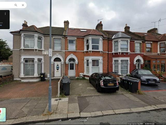 Apartment at Colinton Road, Greater London