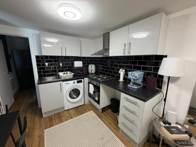 Apartment at Colindeep Gardens, Greater London