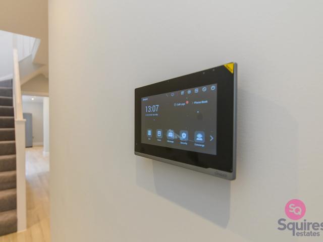 Apartment at Colindeep Gardens, Greater London
