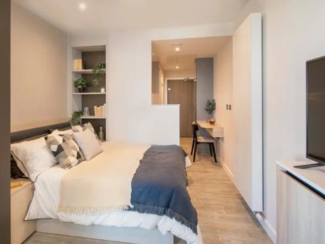 Apartment at College Road, Greater London