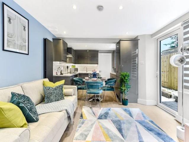 Apartment at College Road, Greater London