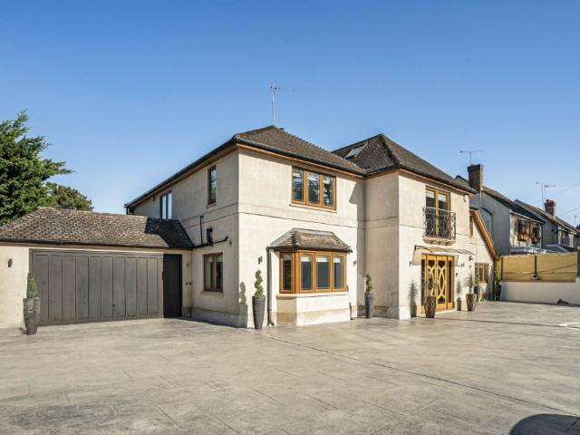Apartment at College Road, Hoddesdon