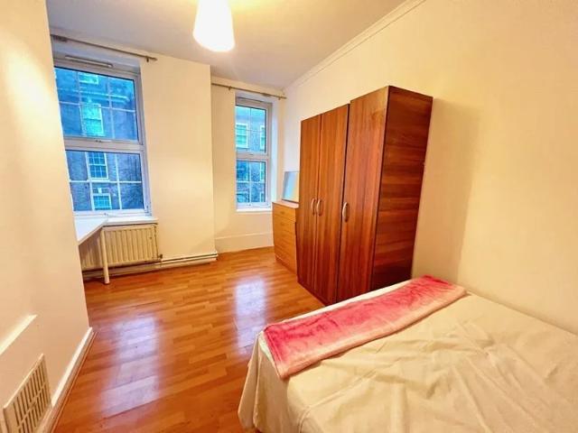 Apartment at Collingwood Street, Greater London