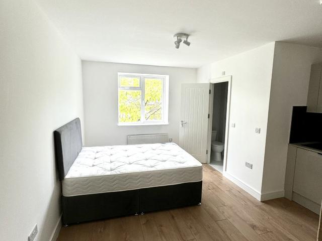 Apartment at Colney Hatch Lane, Greater London