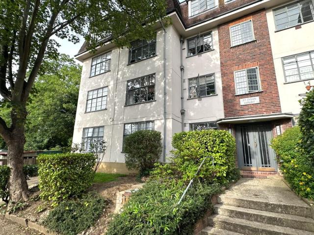 Apartment at Colney Hatch Lane, Greater London