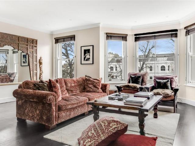 Apartment at Colville Gardens, Greater London