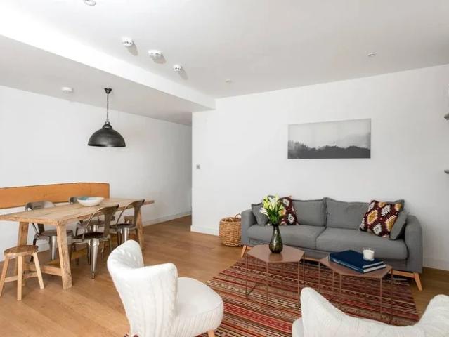 Apartment at Comeragh Road, Greater London