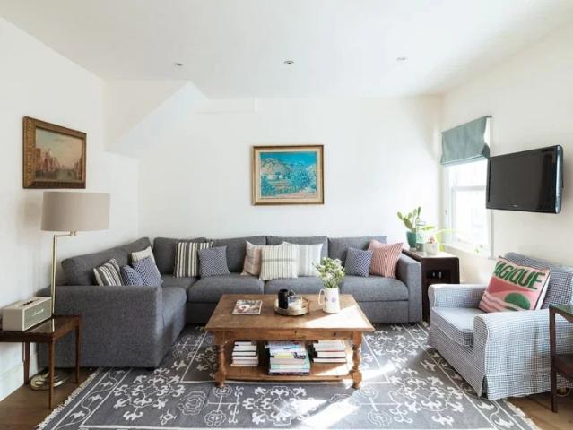 Apartment at Comeragh Road, Greater London