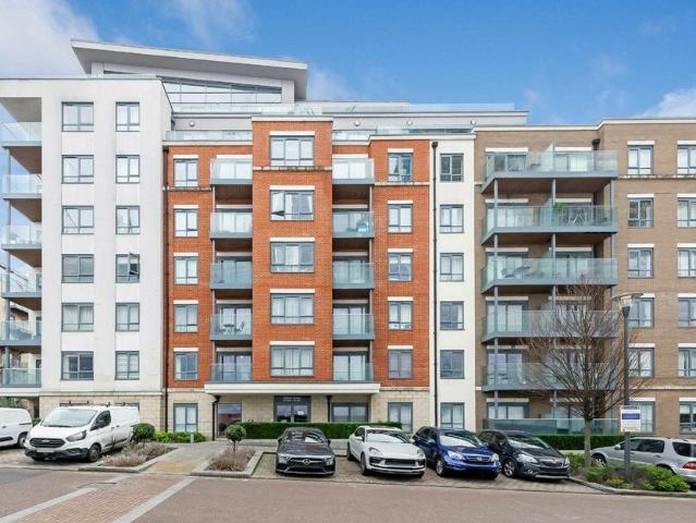 Apartment at Commander Avenue, Greater London