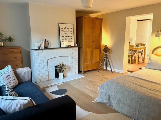 Apartment at Commercial Way, Greater London