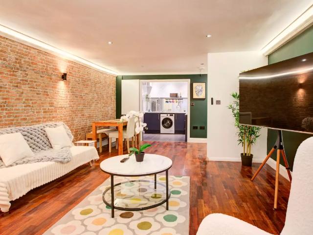 Apartment at Commercial Road, Greater London