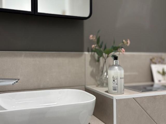 Apartment at Commercial Road, Greater London