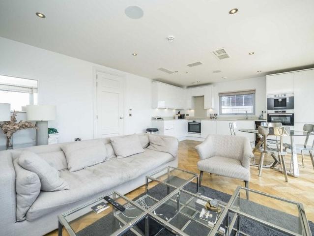Apartment at Commercial Road, Greater London