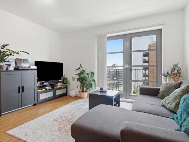 Apartment at Commercial Road, Greater London