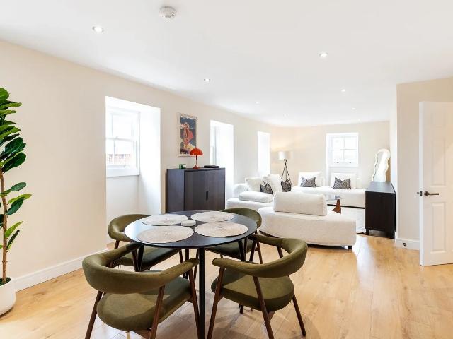 Apartment at Commercial Road, Greater London