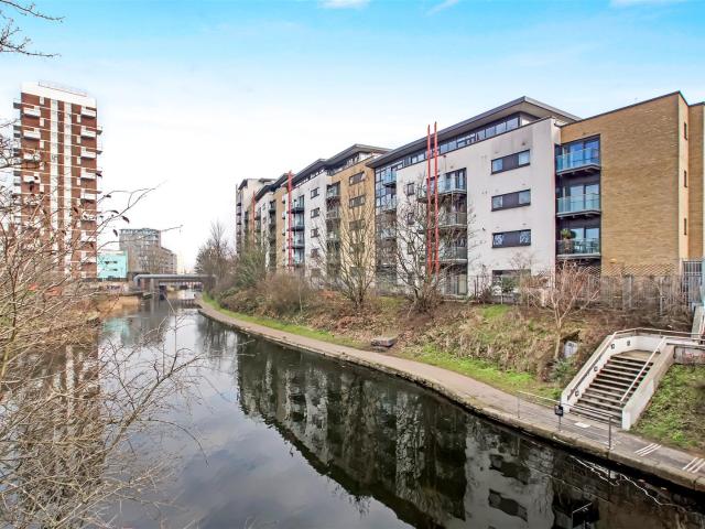 Apartment at Commercial Road, Greater London