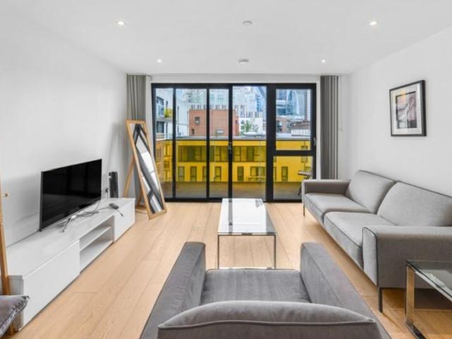 Apartment at Commercial Street, Greater London