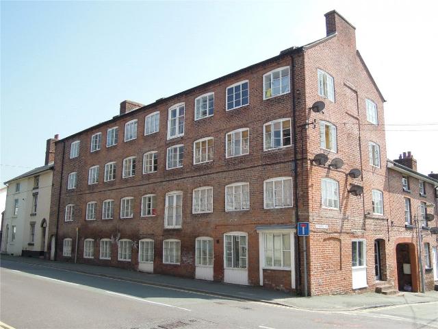 Apartment at Commercial Street, Newtown