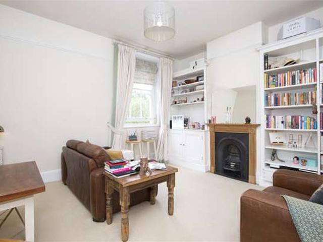 Apartment at Compton Terrace, Greater London