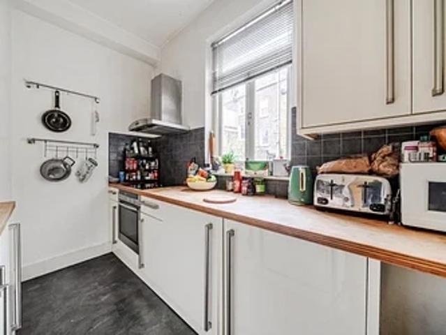 Apartment at Coningham Road, Greater London