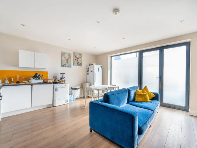 Apartment at Conifer Way, Greater London