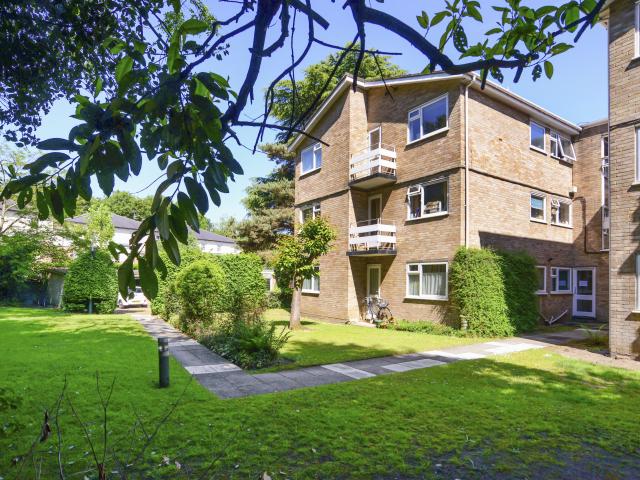 Apartment at Coniston Court, Elmbridge