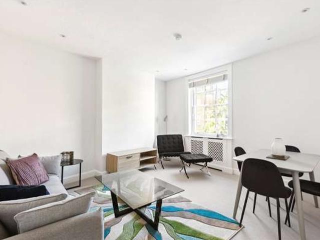 Apartment at Connaught Street, City of Westminster