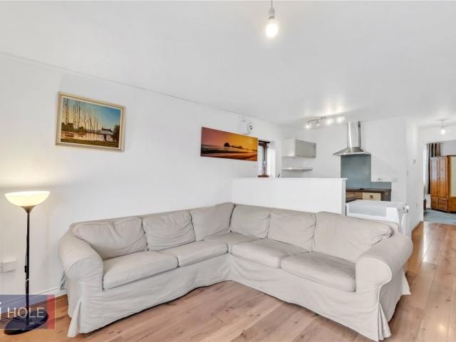 Apartment at Conygre Road, Bristol