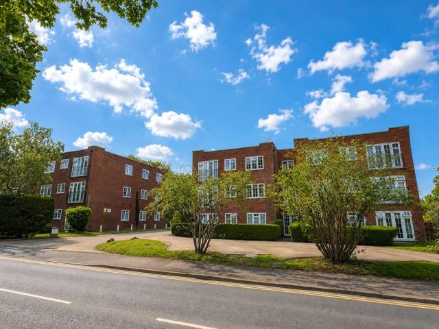 Apartment at Cookham Road, Maidenhead