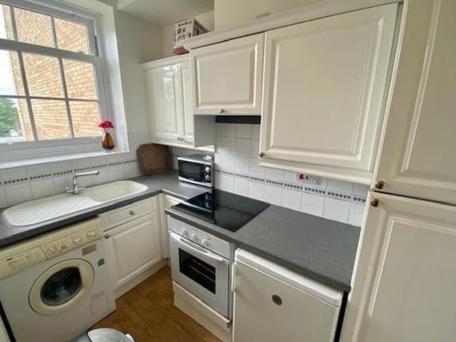 Apartment at Cookham Road, Maidenhead