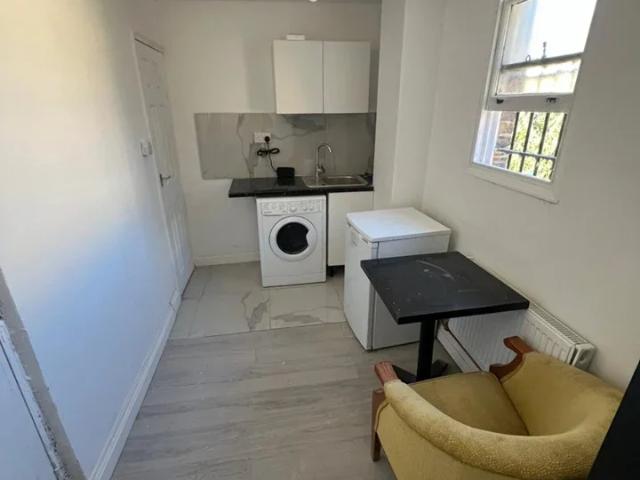 Apartment at Coombe Lane, Greater London